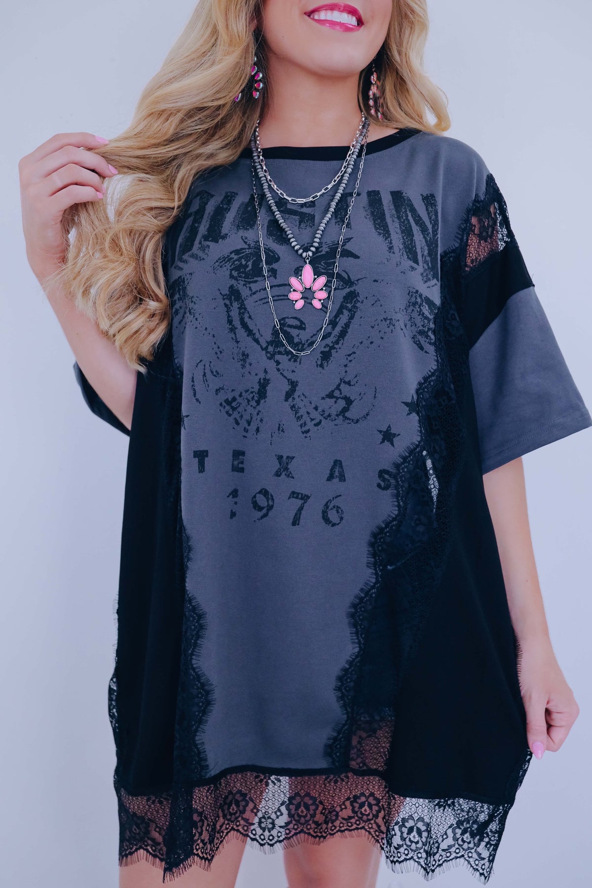 Austin Lace Contrasting Graphic Tee - 2 Colors – Whiskey Darling Boutique