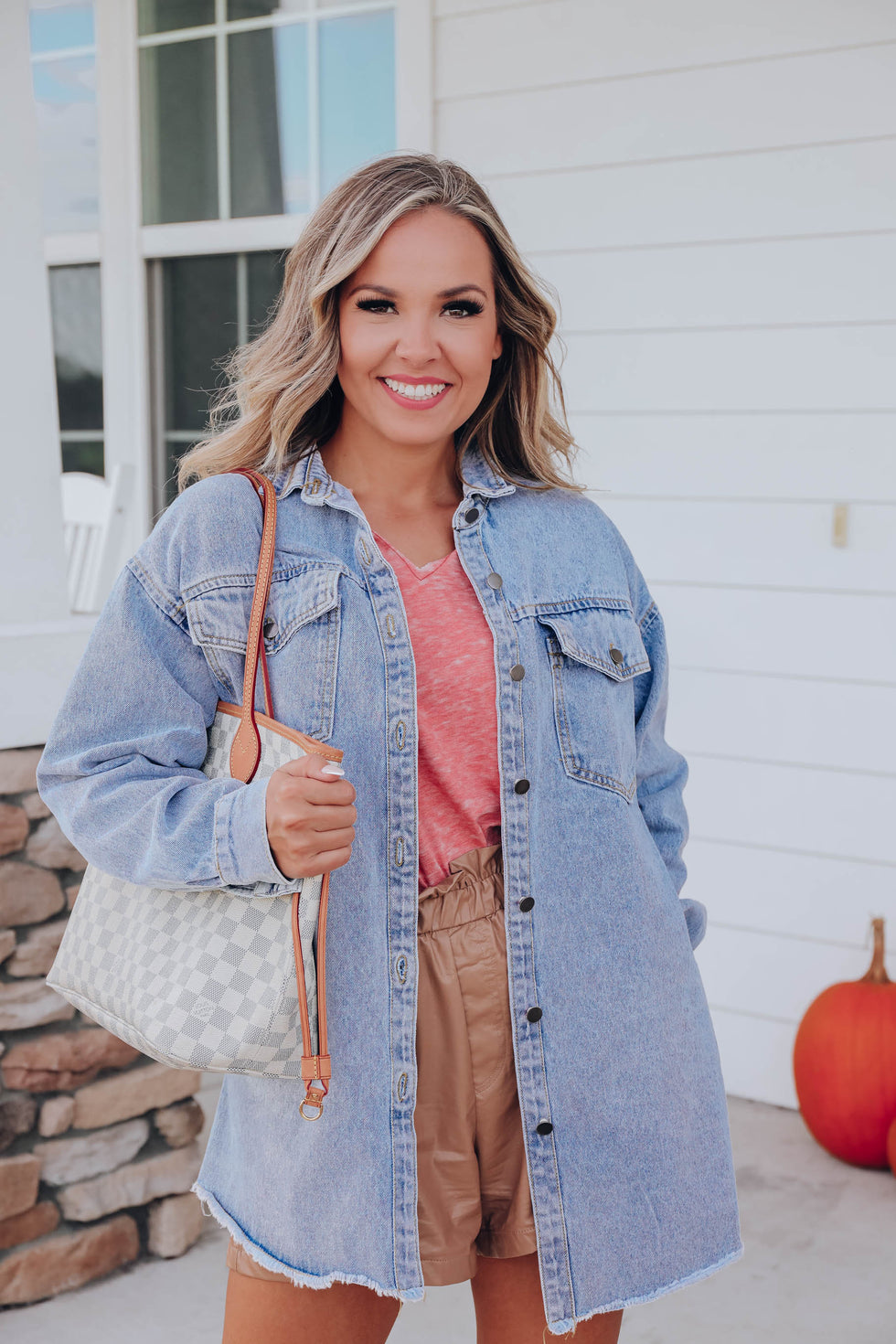 Austin Acid Washed Denim Jacket - Blue – Whiskey Darling Boutique